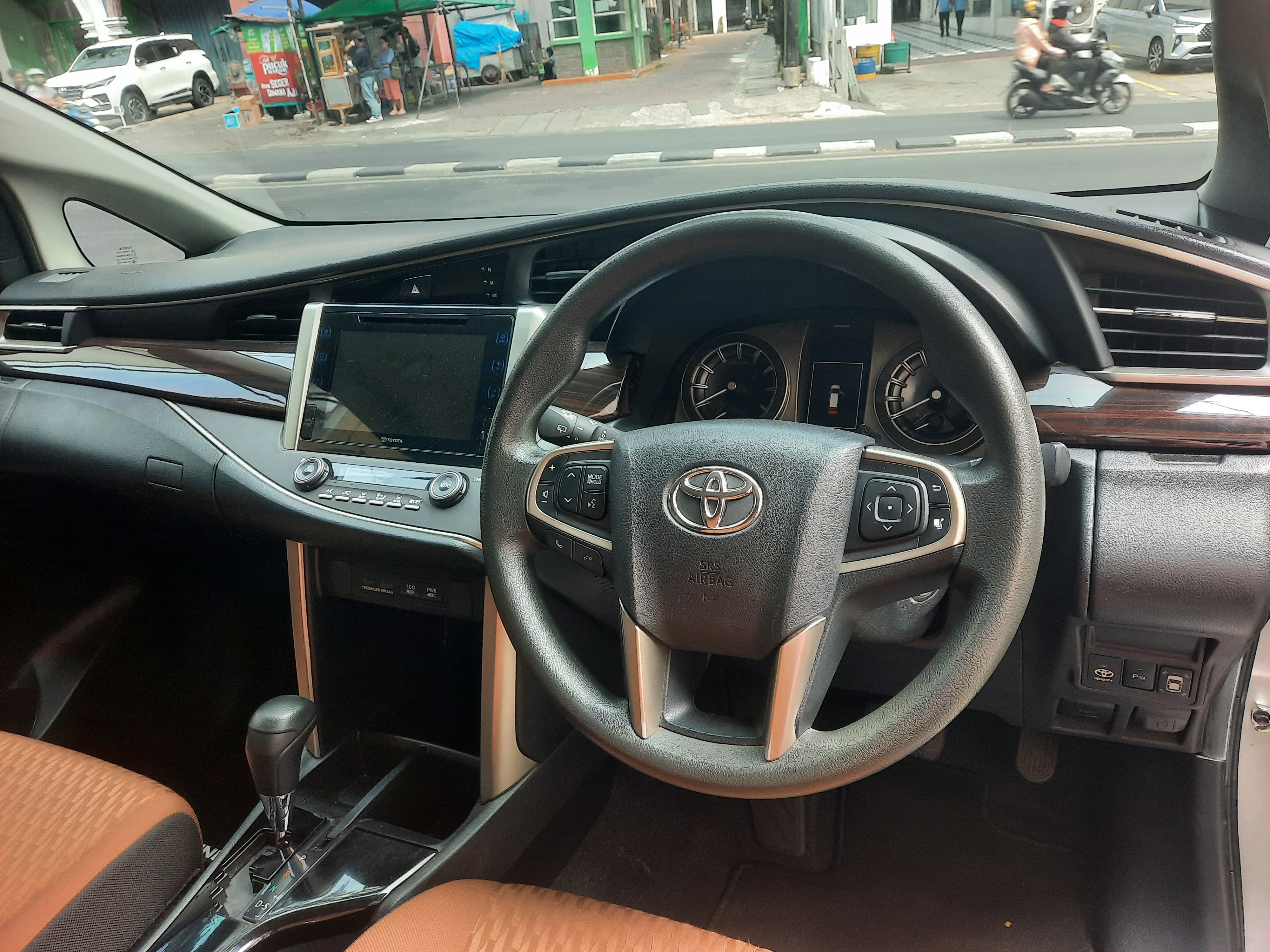 TOYOTA KIJANG INNOVA 2.0 V AT TAHUN 2020 – djakarta-motor.com
